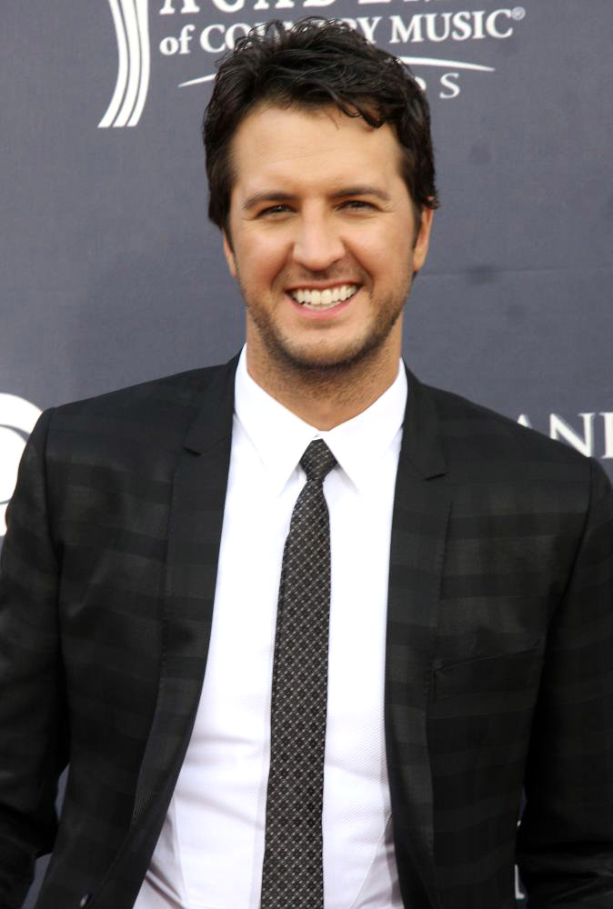 Luke Bryan Picture 17 - 2012 ACM Awards - Arrivals