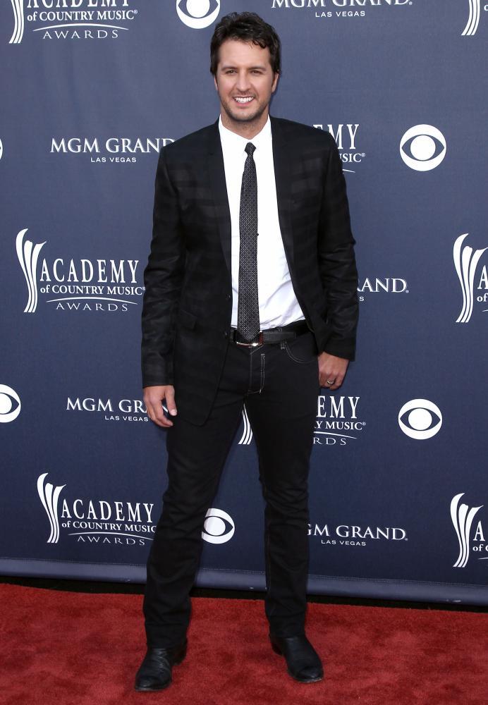 Luke Bryan Picture 17 - 2012 ACM Awards - Arrivals