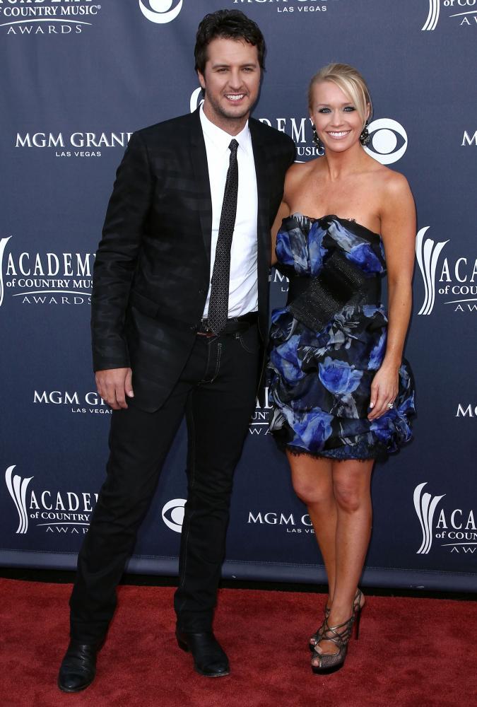 Luke Bryan Picture 17 - 2012 ACM Awards - Arrivals