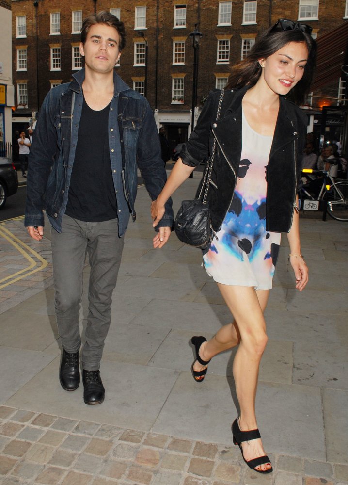 Phoebe Tonkin Picture 1 - Paul Wesley and Phoebe Tonkin Outside ...
